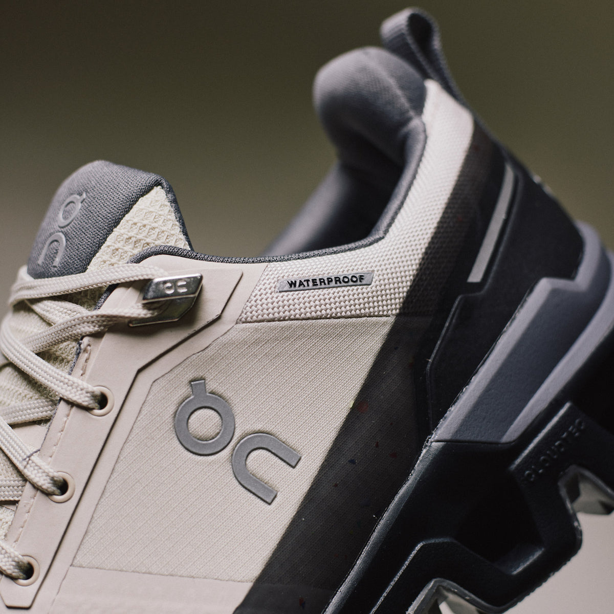 ON Running Cloudwander Waterproof | Unisex → Shoe Chapter